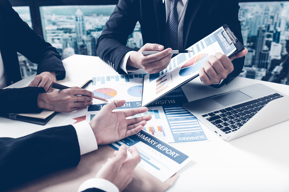 DOMEN ZAVRL: IZOBRAŽEVANJE - FINANČNO RAČUNOVODSTVO - Domen Zavrl